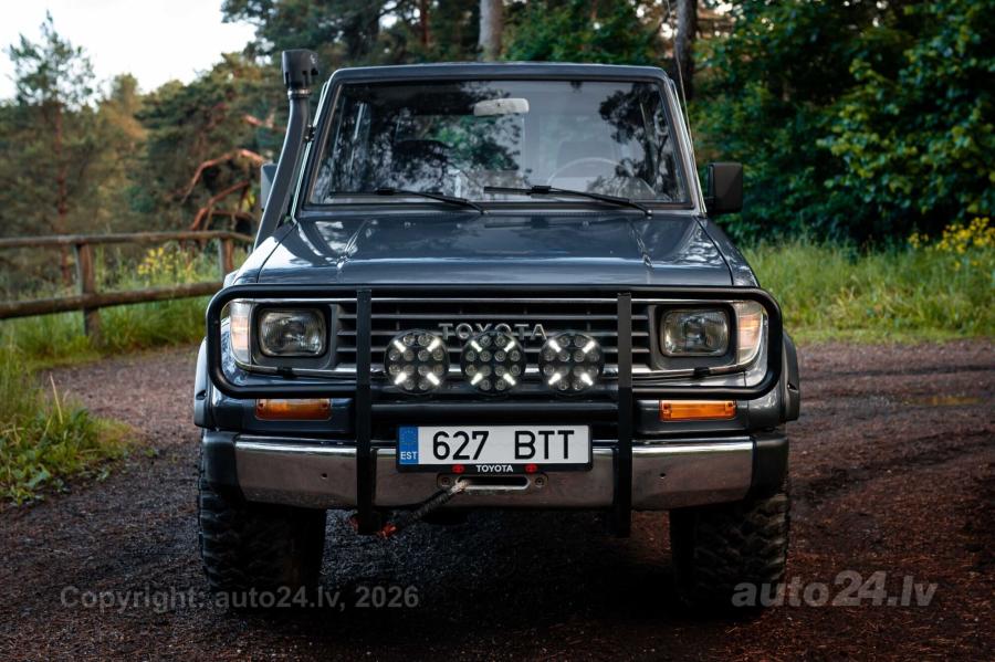 Серый Тойота Ленд Крузер 1990 в Таллин, объемом двигателя 2.40 л и пробегом 228 тыс. км за 7500 €, фото 7 на AUTOMOTO.COM.LV