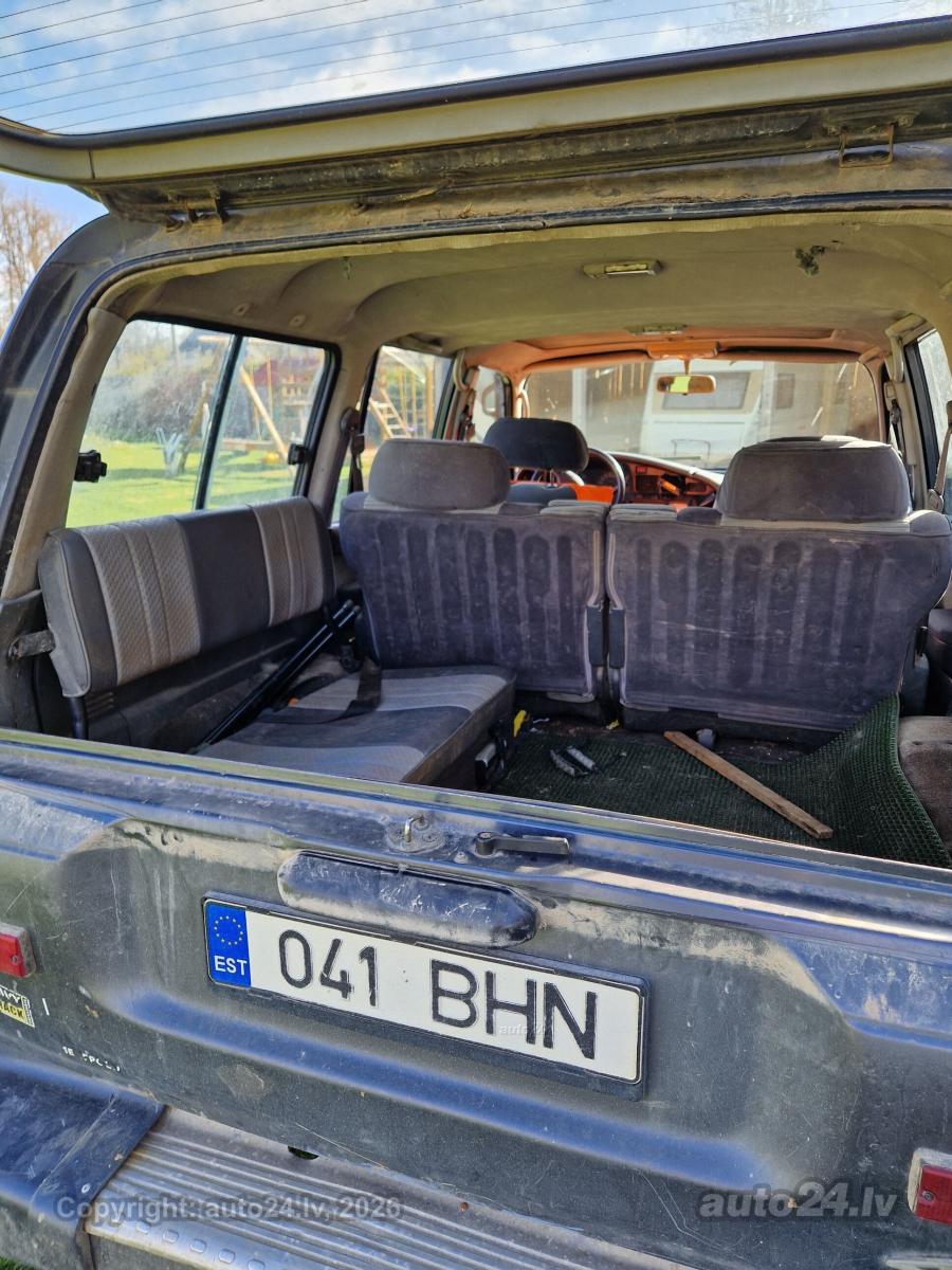 Pelēks Toyota Land Cruiser 1991 Valga, ar dzinēja tilpumu 4.20 L un nobraukumu 0 tūkst. km par 8000 €, foto 3 vietnē AUTOMOTO.COM.LV