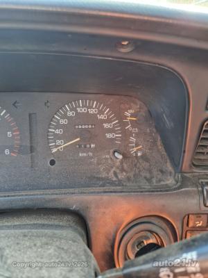 Pelēks Toyota Land Cruiser 1991 Valga, ar dzinēja tilpumu 4.20 L un nobraukumu 0 tūkst. km par 8000 €, foto 7 vietnē AUTOMOTO.COM.LV