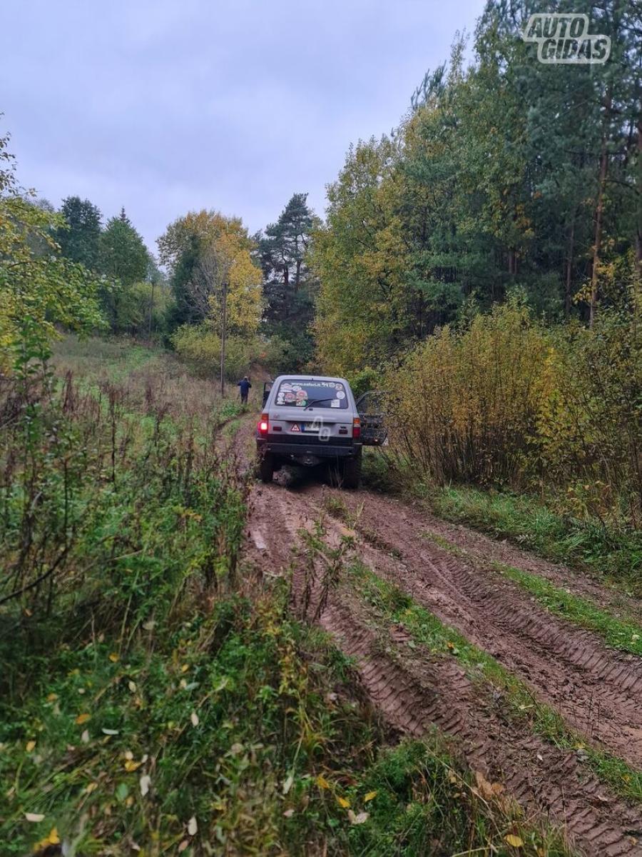 Grey Toyota Land Cruiser 1996 in Vilnius, with an engine capacity of 4.20 L and mileage of 375 thousand km for 13999 €, photo 5 on AUTOMOTO.COM.LV