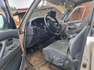 Grey Toyota Land Cruiser 1996 in Vilnius, with an engine capacity of 4.20 L and mileage of 375 thousand km for 13999 €, photo 9 on AUTOMOTO.COM.LV