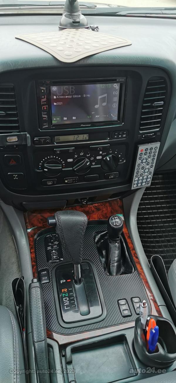 Pelēks Toyota Land Cruiser 1998 Narva, ar dzinēja tilpumu 4.20 L un nobraukumu 550 tūkst. km par 14444 €, foto 11 vietnē AUTOMOTO.COM.LV