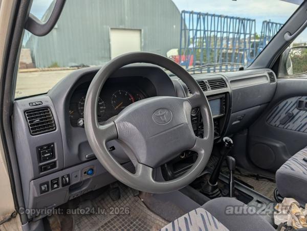 Pelēks Toyota Land Cruiser 1998 Tallina, ar dzinēja tilpumu 3.00 L un nobraukumu 0 tūkst. km par 4900 €, foto 6 vietnē AUTOMOTO.COM.LV