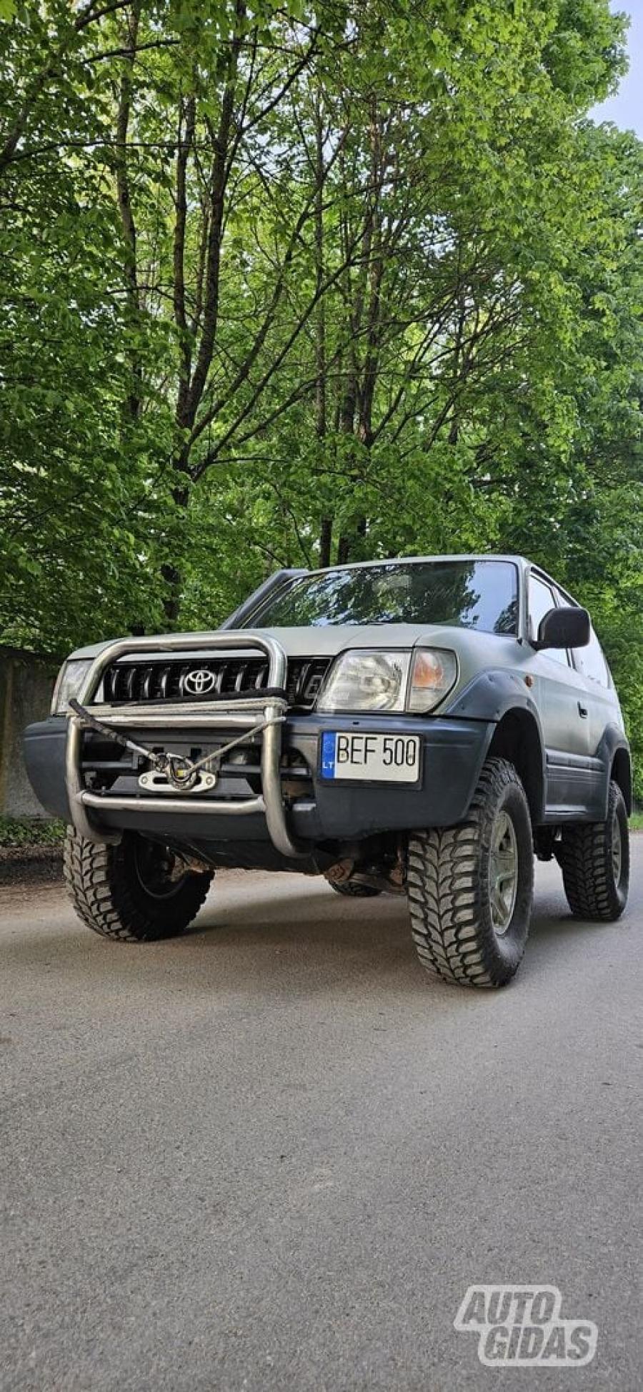 Grey Toyota Land Cruiser 1999 in Mazeikiai, with an engine capacity of 3.00 L and mileage of 443 thousand km for 6200 €, photo 1 on AUTOMOTO.COM.LV