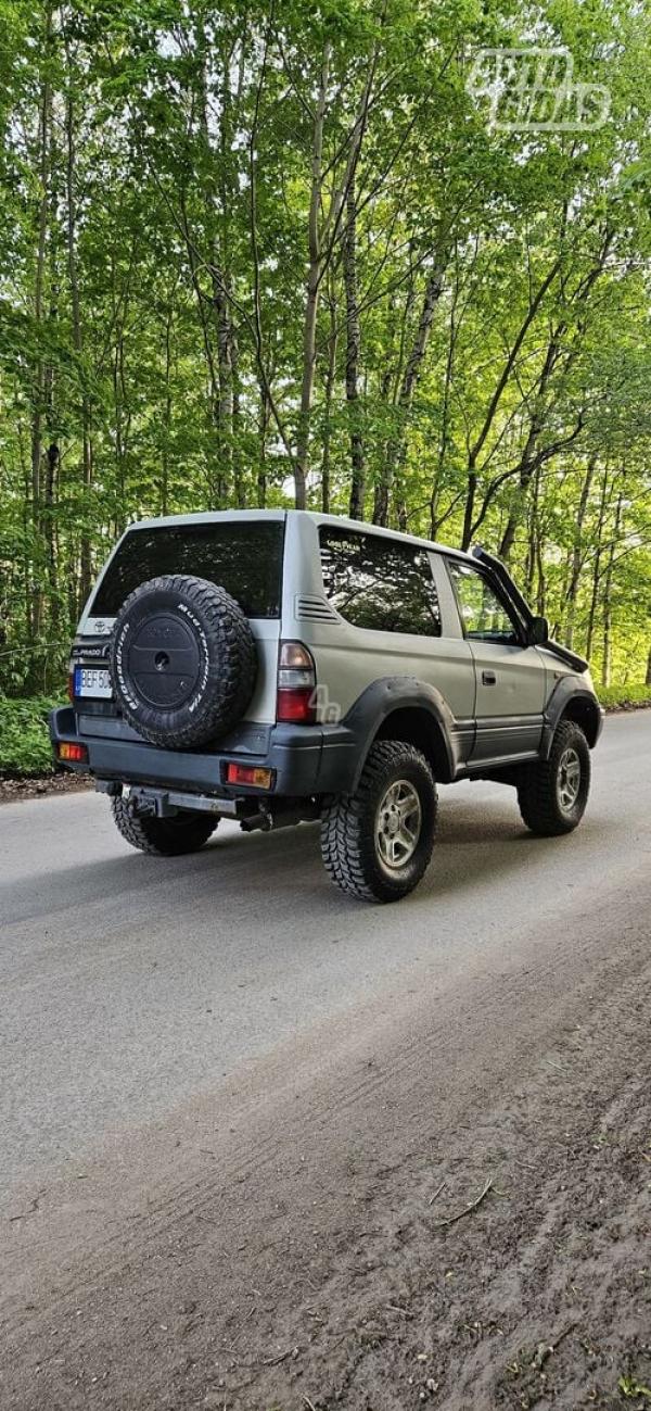 Grey Toyota Land Cruiser 1999 in Mazeikiai, with an engine capacity of 3.00 L and mileage of 443 thousand km for 6200 €, photo 3 on AUTOMOTO.COM.LV