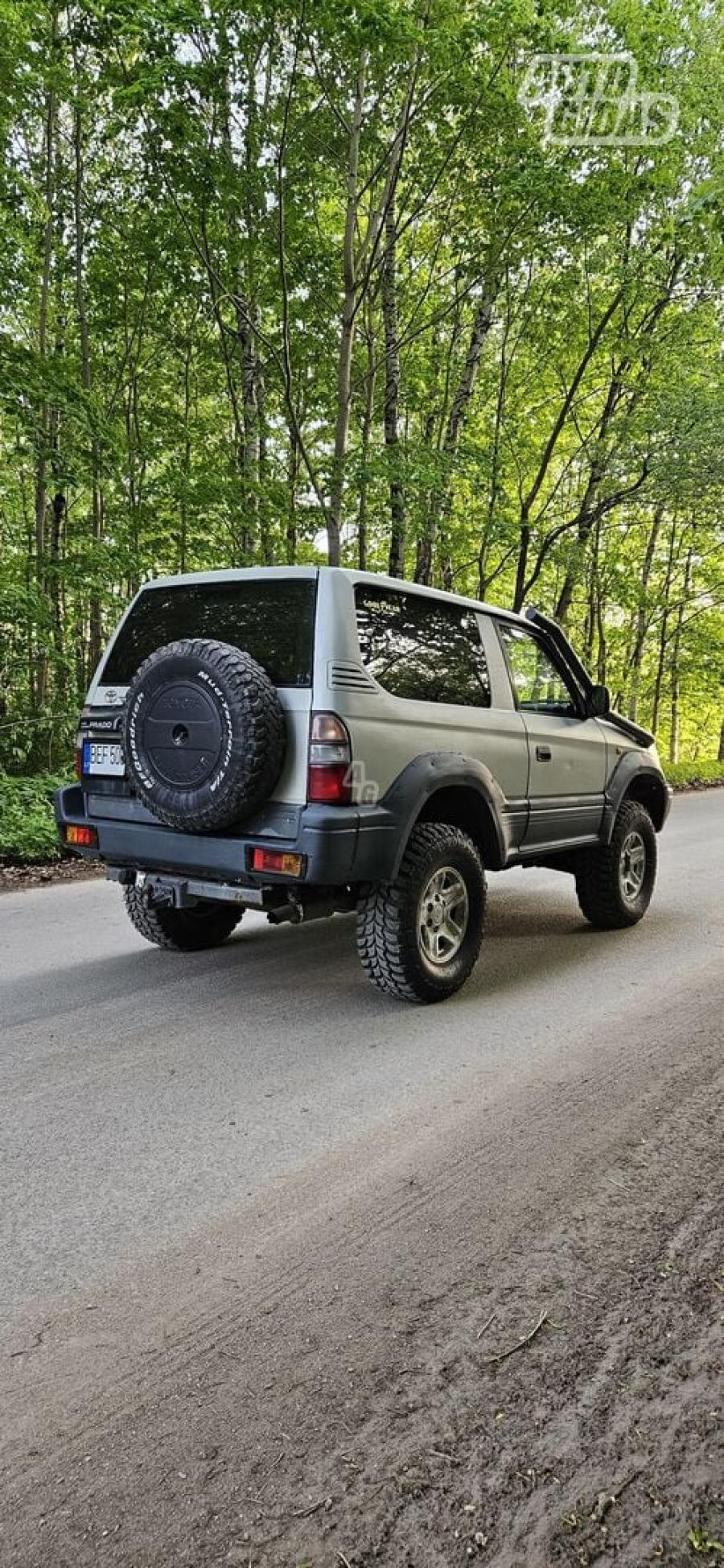 Grey Toyota Land Cruiser 1999 in Mazeikiai, with an engine capacity of 3.00 L and mileage of 443 thousand km for 6200 €, photo 4 on AUTOMOTO.COM.LV