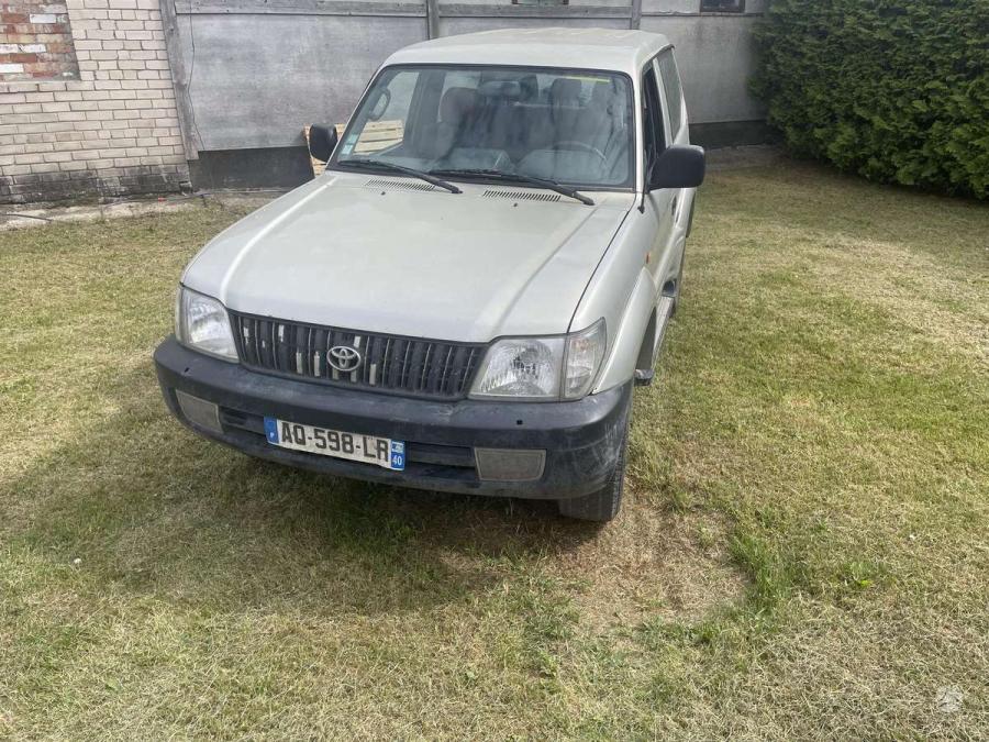 Grey Toyota Land Cruiser 1999 in Panevezys, with an engine capacity of 0.00 L and mileage of 470 thousand km for 3200 €, photo 3 on AUTOMOTO.COM.LV