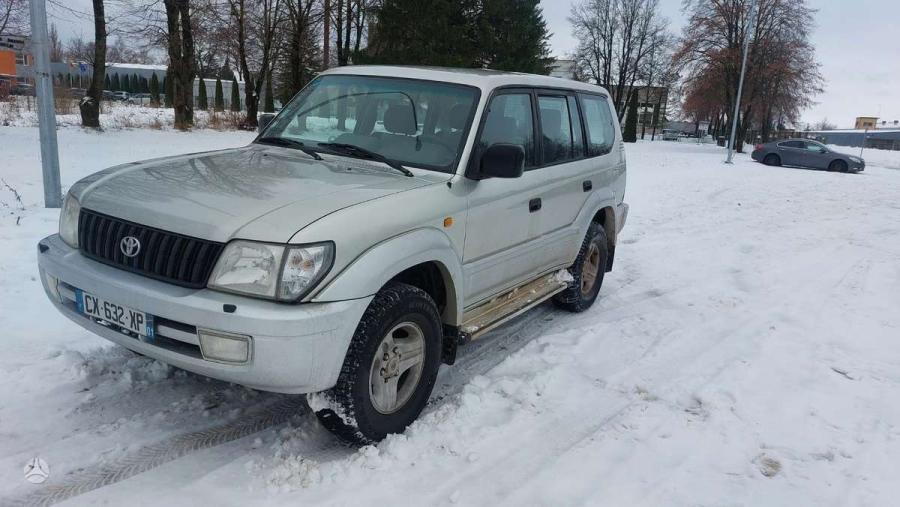 Grey Toyota Land Cruiser 2000 in Taurage, with an engine capacity of 2.98 L and mileage of 460 thousand km for 6500 €, photo 1 on AUTOMOTO.COM.LV
