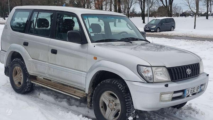 Grey Toyota Land Cruiser 2000 in Taurage, with an engine capacity of 2.98 L and mileage of 460 thousand km for 6500 €, photo 3 on AUTOMOTO.COM.LV