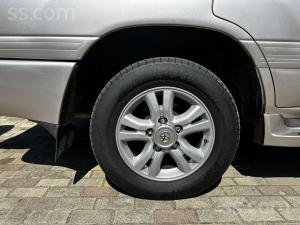 Grey Toyota Land Cruiser 2000 in Riga, with an engine capacity of 4.70 L and mileage of 281 thousand km for 27000 €, photo 24 on AUTOMOTO.COM.LV
