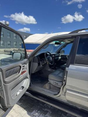 Pelēks Toyota Land Cruiser 2000 Klaipėda, ar dzinēja tilpumu 4.16 L un nobraukumu 296 tūkst. km par 12000 €, foto 8 vietnē AUTOMOTO.COM.LV