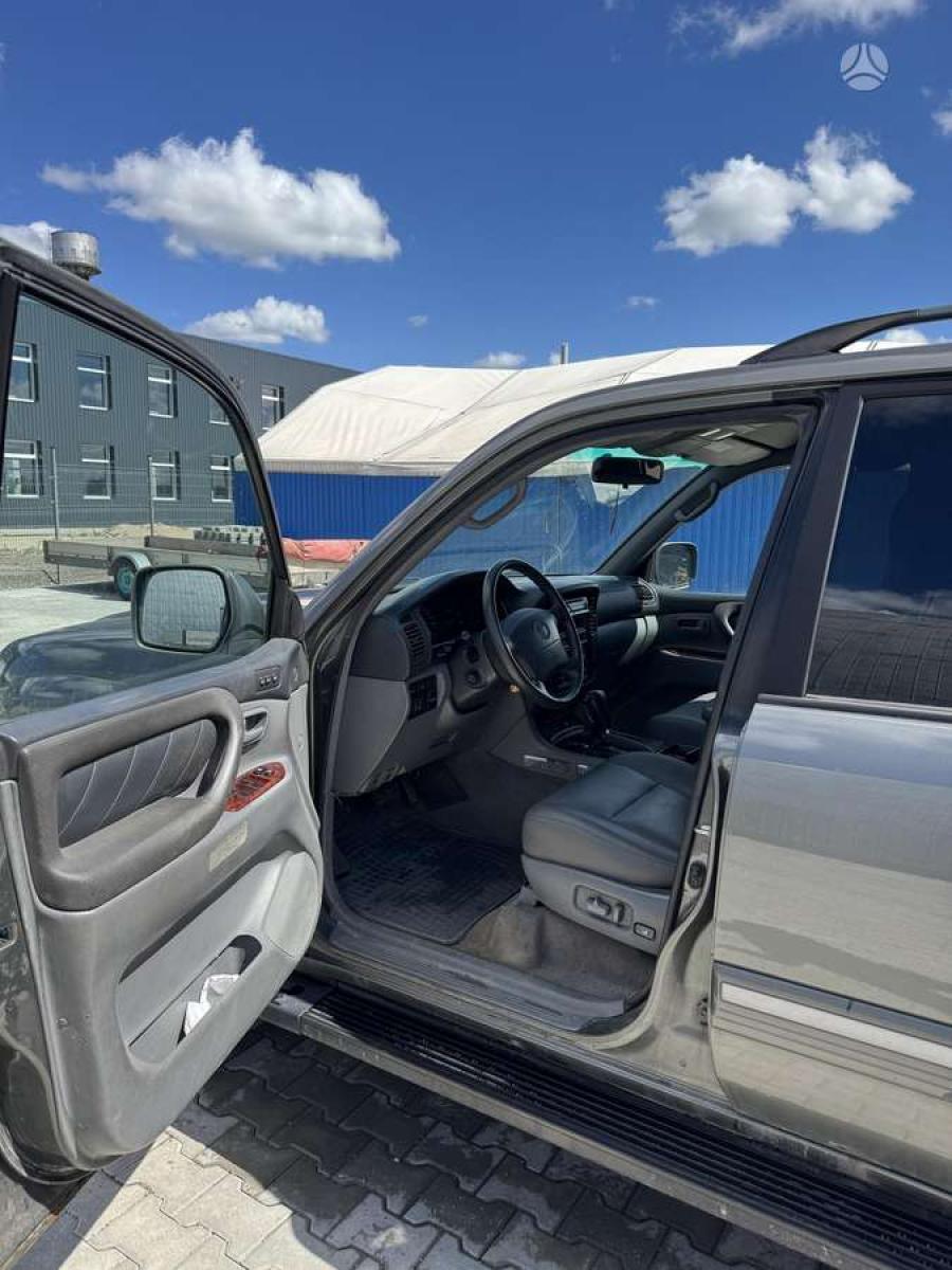 Pelēks Toyota Land Cruiser 2000 Klaipėda, ar dzinēja tilpumu 4.16 L un nobraukumu 296 tūkst. km par 12000 €, foto 8 vietnē AUTOMOTO.COM.LV