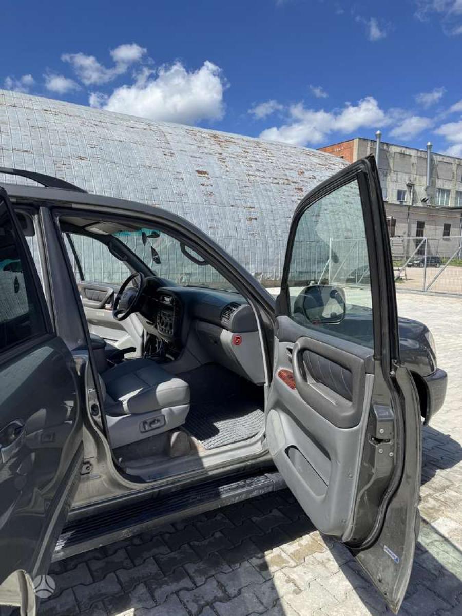 Pelēks Toyota Land Cruiser 2000 Klaipėda, ar dzinēja tilpumu 4.16 L un nobraukumu 296 tūkst. km par 12000 €, foto 10 vietnē AUTOMOTO.COM.LV