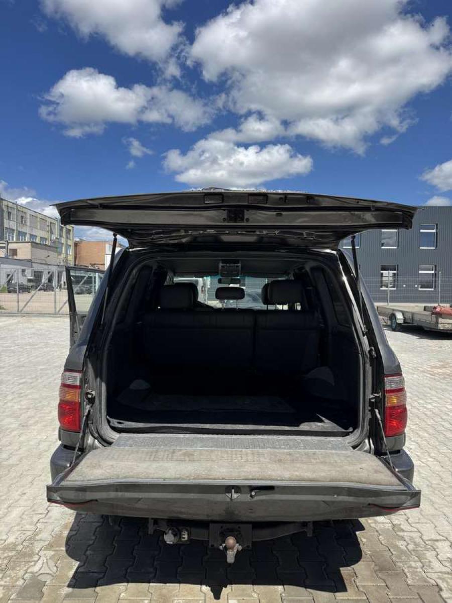 Pelēks Toyota Land Cruiser 2000 Klaipėda, ar dzinēja tilpumu 4.16 L un nobraukumu 296 tūkst. km par 12000 €, foto 13 vietnē AUTOMOTO.COM.LV