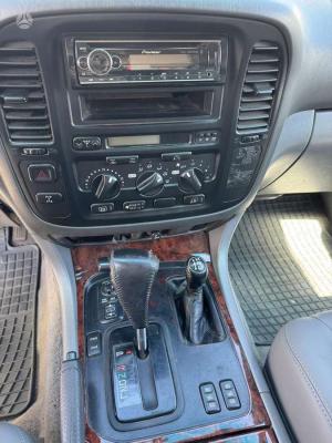 Pelēks Toyota Land Cruiser 2000 Klaipėda, ar dzinēja tilpumu 4.16 L un nobraukumu 296 tūkst. km par 12000 €, foto 15 vietnē AUTOMOTO.COM.LV