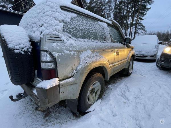 Grey Toyota Land Cruiser 2001 in Daugavpils, with an engine capacity of 0.00 L and mileage of 190 thousand km for 4999 €, photo 5 on AUTOMOTO.COM.LV