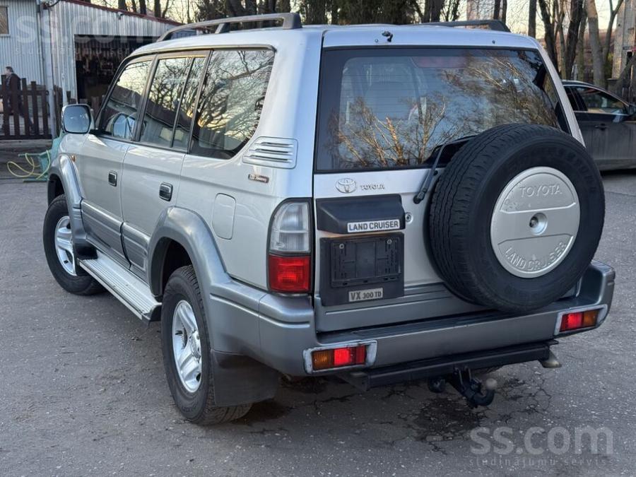 Серый Тойота Ленд Крузер 2001 в Рига, объемом двигателя 3.00 л и пробегом 335 тыс. км за 9750 €, фото 9 на AUTOMOTO.COM.LV