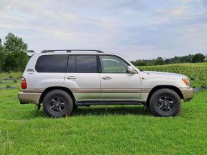 Pelēks Toyota Land Cruiser 2001 Visaginas, ar dzinēja tilpumu 4.16 L un nobraukumu 447 tūkst. km par 8000 €, foto 3 vietnē AUTOMOTO.COM.LV