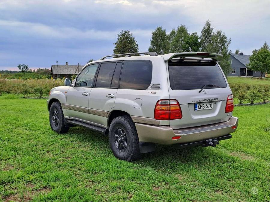Pelēks Toyota Land Cruiser 2001 Visaginas, ar dzinēja tilpumu 4.16 L un nobraukumu 447 tūkst. km par 8000 €, foto 6 vietnē AUTOMOTO.COM.LV