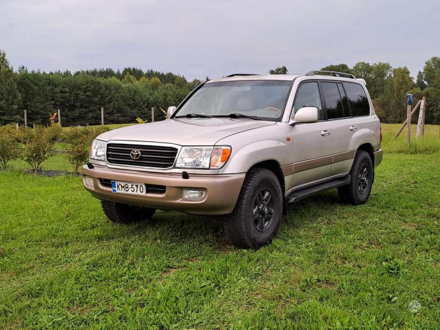 Pelēks Toyota Land Cruiser 2001 Visaginas, ar dzinēja tilpumu 4.16 L un nobraukumu 447 tūkst. km par 8000 €, foto 8 vietnē AUTOMOTO.COM.LV