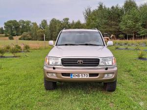 Pelēks Toyota Land Cruiser 2001 Visaginas, ar dzinēja tilpumu 4.16 L un nobraukumu 447 tūkst. km par 8000 €, foto 9 vietnē AUTOMOTO.COM.LV