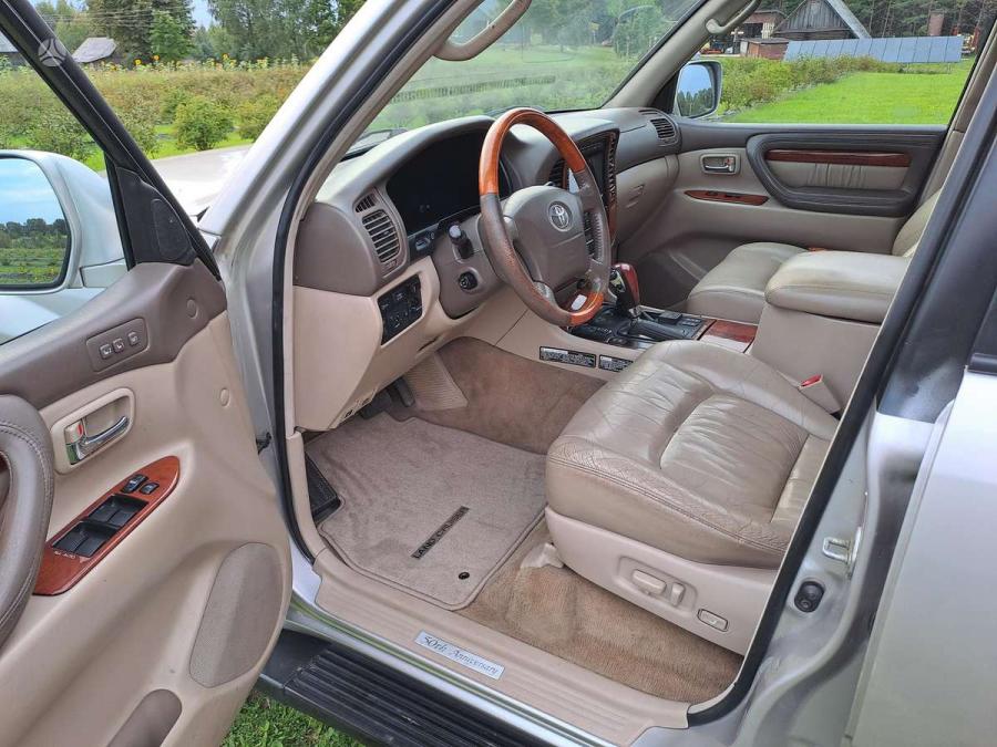 Pelēks Toyota Land Cruiser 2001 Visaginas, ar dzinēja tilpumu 4.16 L un nobraukumu 447 tūkst. km par 8000 €, foto 14 vietnē AUTOMOTO.COM.LV