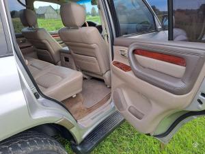 Pelēks Toyota Land Cruiser 2001 Visaginas, ar dzinēja tilpumu 4.16 L un nobraukumu 447 tūkst. km par 8000 €, foto 16 vietnē AUTOMOTO.COM.LV