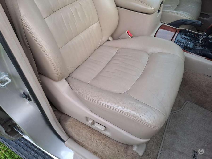 Pelēks Toyota Land Cruiser 2001 Visaginas, ar dzinēja tilpumu 4.16 L un nobraukumu 447 tūkst. km par 8000 €, foto 19 vietnē AUTOMOTO.COM.LV