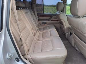 Pelēks Toyota Land Cruiser 2001 Visaginas, ar dzinēja tilpumu 4.16 L un nobraukumu 447 tūkst. km par 8000 €, foto 20 vietnē AUTOMOTO.COM.LV