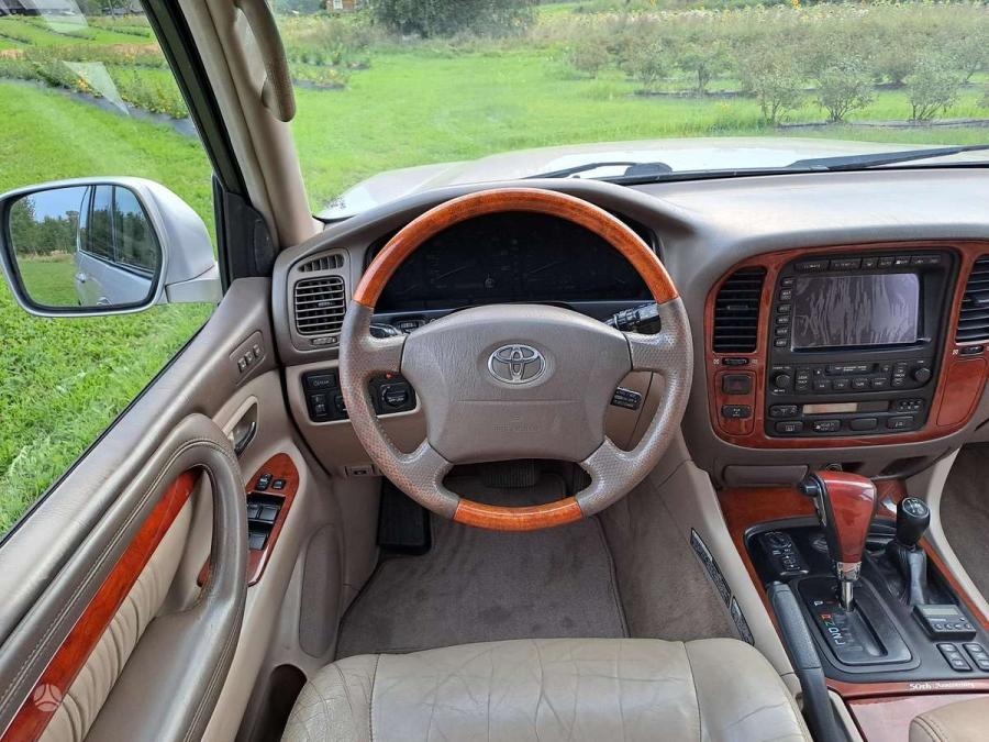 Pelēks Toyota Land Cruiser 2001 Visaginas, ar dzinēja tilpumu 4.16 L un nobraukumu 447 tūkst. km par 8000 €, foto 21 vietnē AUTOMOTO.COM.LV
