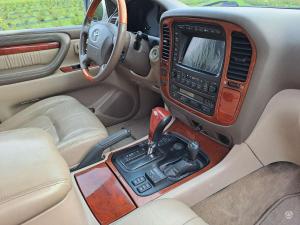 Pelēks Toyota Land Cruiser 2001 Visaginas, ar dzinēja tilpumu 4.16 L un nobraukumu 447 tūkst. km par 8000 €, foto 23 vietnē AUTOMOTO.COM.LV