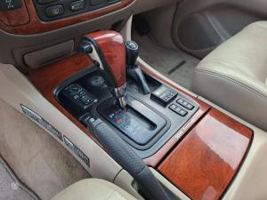 Pelēks Toyota Land Cruiser 2001 Visaginas, ar dzinēja tilpumu 4.16 L un nobraukumu 447 tūkst. km par 8000 €, foto 24 vietnē AUTOMOTO.COM.LV