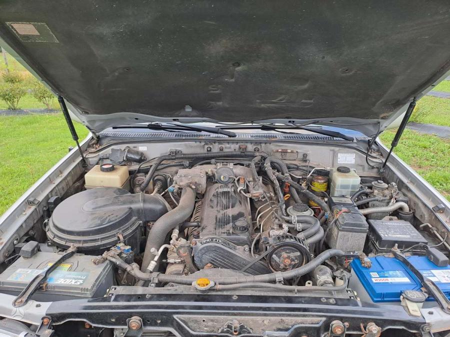 Pelēks Toyota Land Cruiser 2001 Visaginas, ar dzinēja tilpumu 4.16 L un nobraukumu 447 tūkst. km par 8000 €, foto 31 vietnē AUTOMOTO.COM.LV