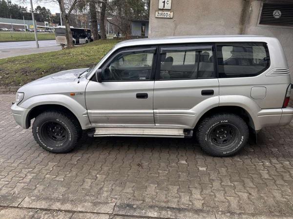 Grey Toyota Land Cruiser 2002 in Vilnius, with an engine capacity of 3.00 L and mileage of 401 thousand km for 6800 €, photo 1 on AUTOMOTO.COM.LV