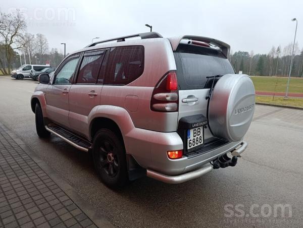 Grey Toyota Land Cruiser 2003 in Rezekne, with an engine capacity of 3.00 L and mileage of 0 thousand km for 9600 €, photo 6 on AUTOMOTO.COM.LV
