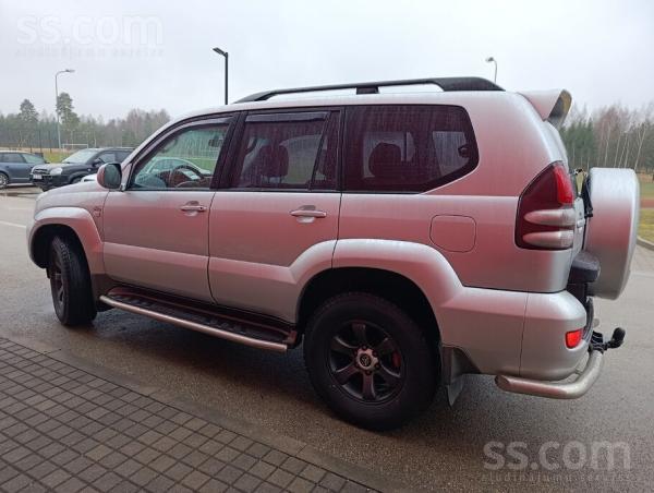 Grey Toyota Land Cruiser 2003 in Rezekne, with an engine capacity of 3.00 L and mileage of 0 thousand km for 9600 €, photo 7 on AUTOMOTO.COM.LV