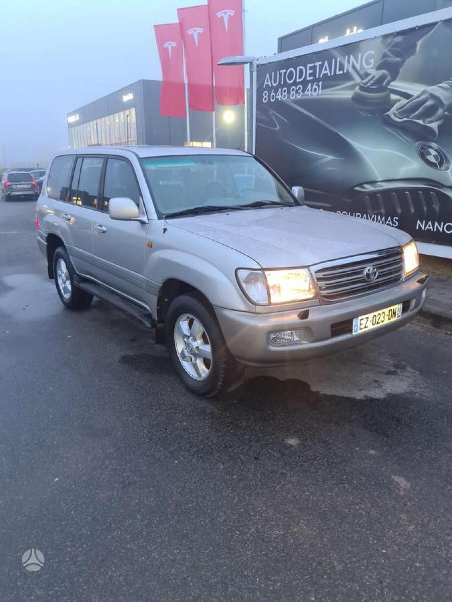 Grey Toyota Land Cruiser 2003 in Vilnius, with an engine capacity of 4.20 L and mileage of 420 thousand km for 12000 €, photo 1 on AUTOMOTO.COM.LV