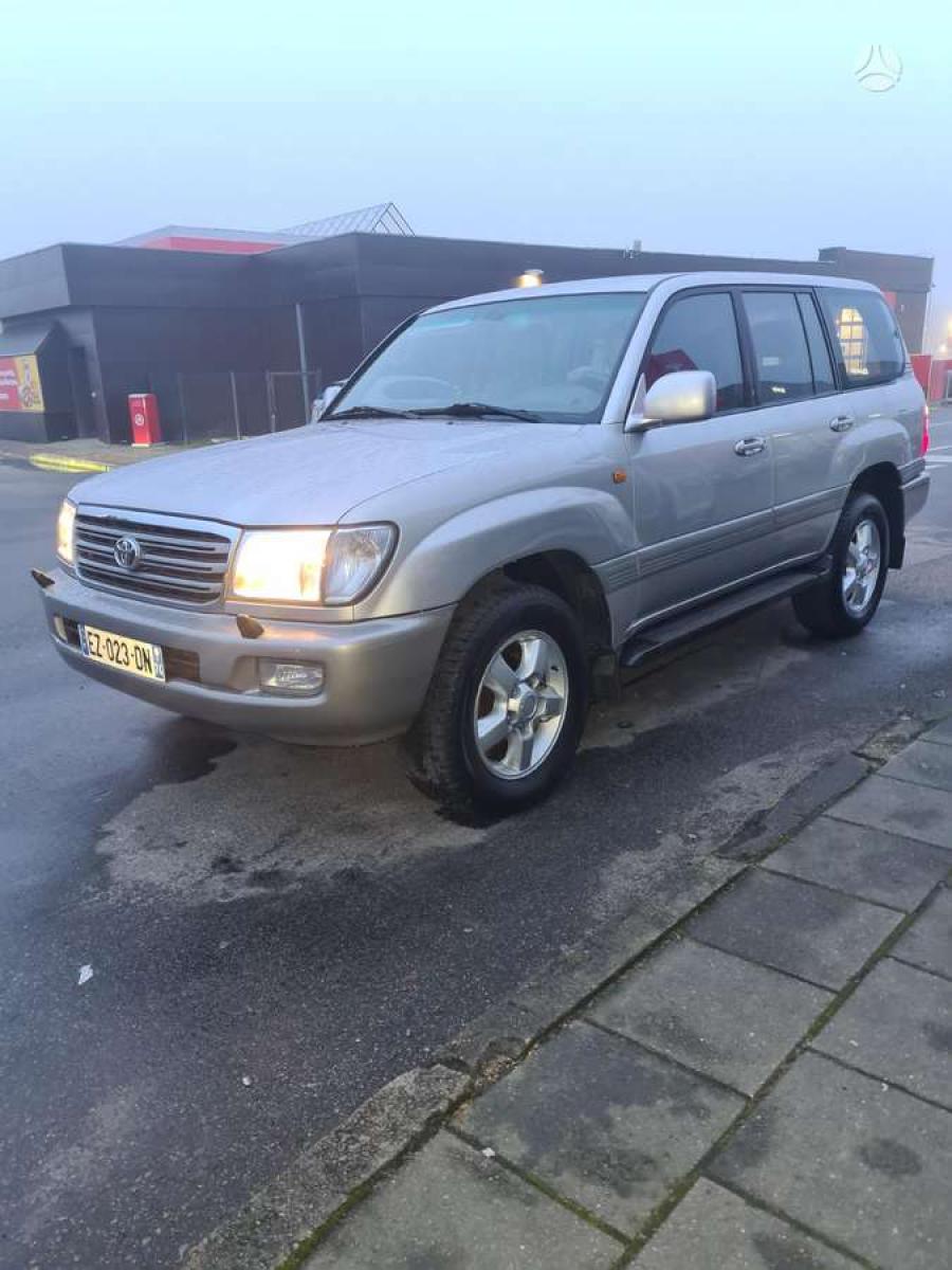 Grey Toyota Land Cruiser 2003 in Vilnius, with an engine capacity of 4.20 L and mileage of 420 thousand km for 12000 €, photo 2 on AUTOMOTO.COM.LV