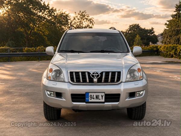 Pelēks Toyota Land Cruiser 2003 Pērnava, ar dzinēja tilpumu 3.00 L un nobraukumu 150 tūkst. km par 12999 €, foto 8 vietnē AUTOMOTO.COM.LV