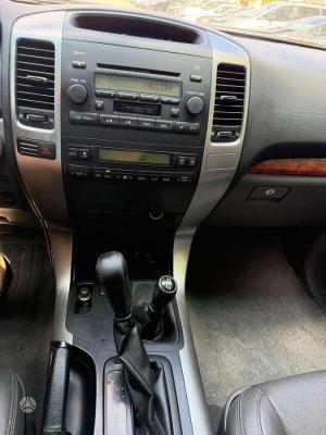 Pelēks Toyota Land Cruiser 2003 Panevēža, ar dzinēja tilpumu 2.98 L un nobraukumu 257 tūkst. km par 5900 €, foto 15 vietnē AUTOMOTO.COM.LV