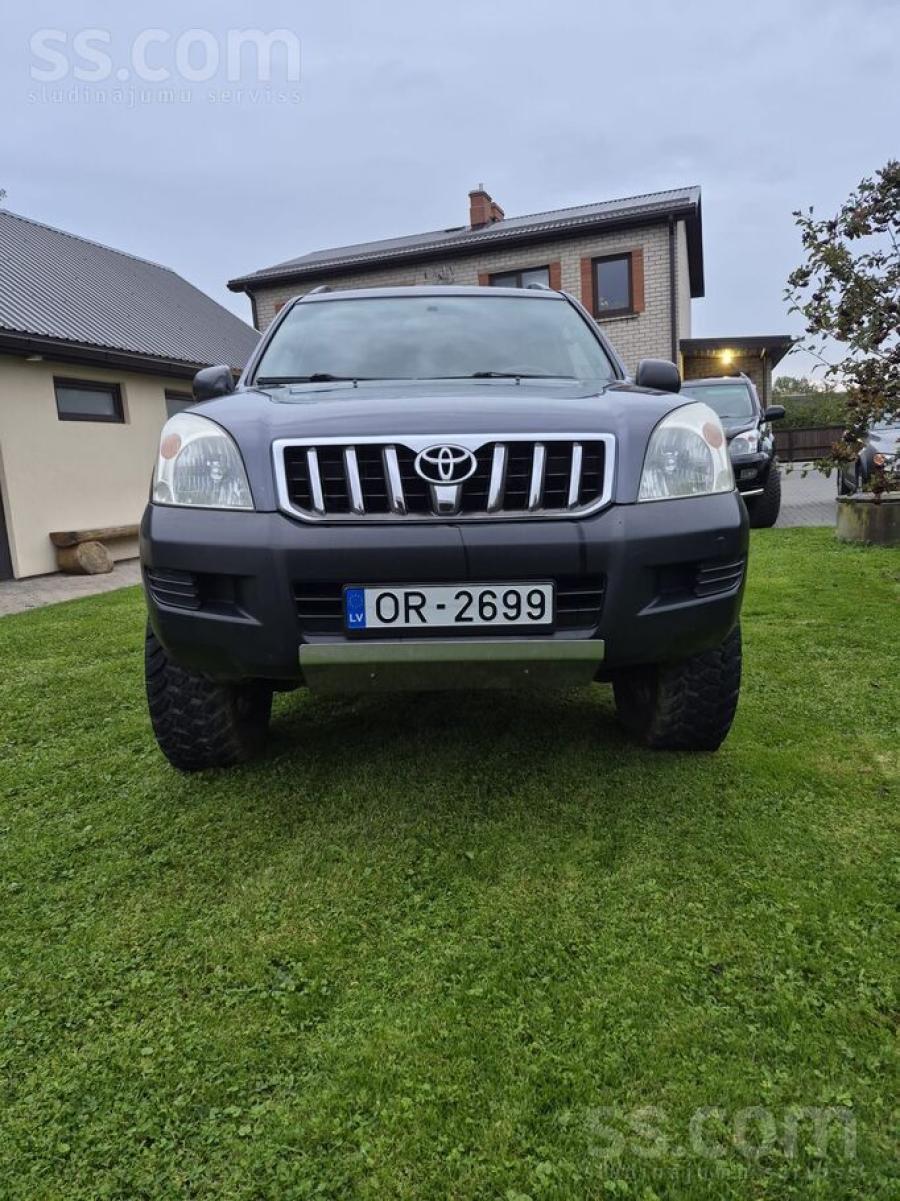 Pelēks Toyota Land Cruiser 2003 Saldus, ar dzinēja tilpumu 3.00 L un nobraukumu 305 tūkst. km par 6700 €, foto 3 vietnē AUTOMOTO.COM.LV