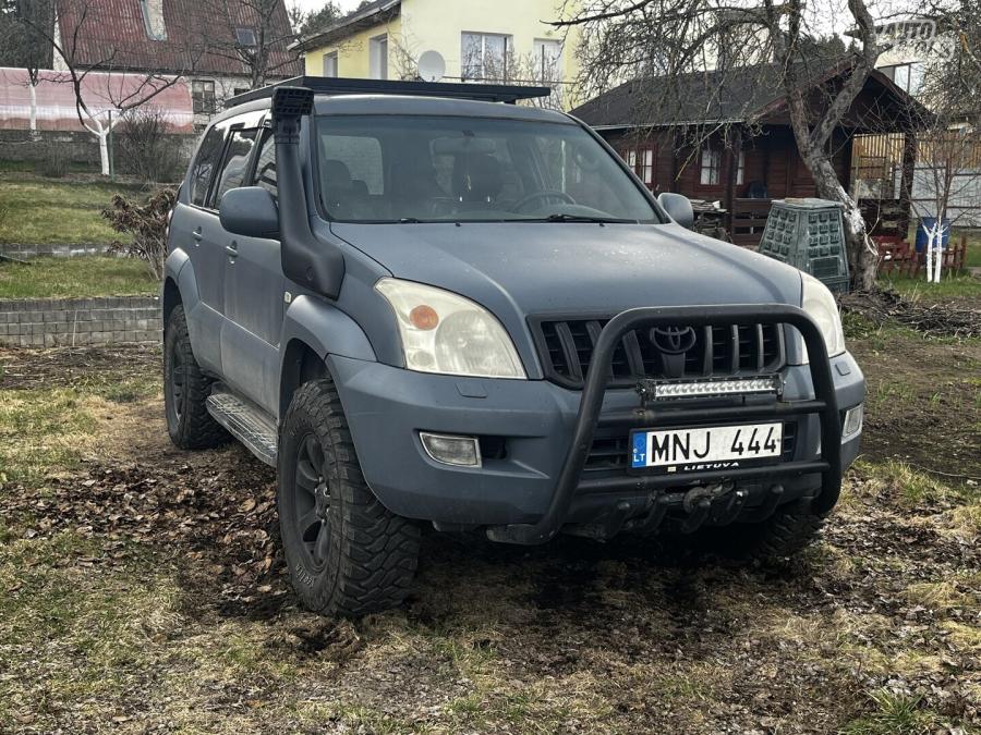 Grey Toyota Land Cruiser 2004 in Vilnius, with an engine capacity of 3.00 L and mileage of 351 thousand km for 7900 €, photo 1 on AUTOMOTO.COM.LV