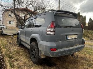 Grey Toyota Land Cruiser 2004 in Vilnius, with an engine capacity of 3.00 L and mileage of 351 thousand km for 7900 €, photo 5 on AUTOMOTO.COM.LV