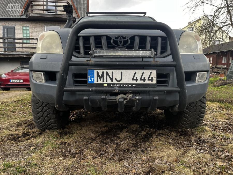 Grey Toyota Land Cruiser 2004 in Vilnius, with an engine capacity of 3.00 L and mileage of 351 thousand km for 7900 €, photo 15 on AUTOMOTO.COM.LV