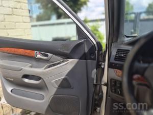 Grey Toyota Land Cruiser 2004 in Daugavpils, with an engine capacity of 3.00 L and mileage of 439 thousand km for 6300 €, photo 6 on AUTOMOTO.COM.LV