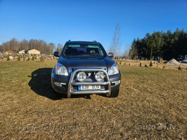 Тойота Ленд Крузер 2004 в Таллин на AUTOMOTO.COM.LV Серый Тойота Ленд Крузер 2004 в Таллин, объемом двигателя 3.00 л и пробегом 412 тыс. км за 7500 €, фото 6 на AUTOMOTO.COM.LV
