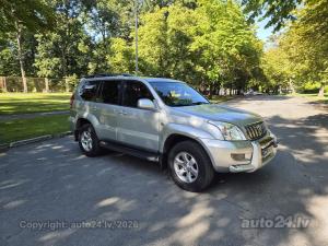 Grey Toyota Land Cruiser 2004 in Tallinn, with an engine capacity of 3.00 L and mileage of 302 thousand km for 11990 €, photo 4 on AUTOMOTO.COM.LV