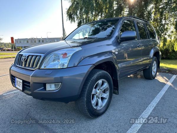 Pelēks Toyota Land Cruiser 2004 Tallina, ar dzinēja tilpumu 3.00 L un nobraukumu 323 tūkst. km par 5999 €, foto 3 vietnē AUTOMOTO.COM.LV