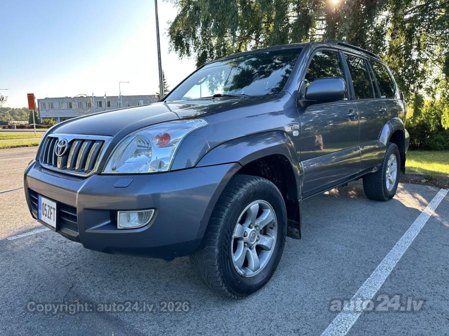Pelēks Toyota Land Cruiser 2004 Tallina, ar dzinēja tilpumu 3.00 L un nobraukumu 323 tūkst. km par 5999 €, foto 3 vietnē AUTOMOTO.COM.LV