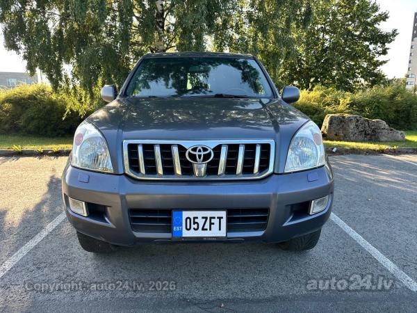 Pelēks Toyota Land Cruiser 2004 Tallina, ar dzinēja tilpumu 3.00 L un nobraukumu 323 tūkst. km par 5999 €, foto 4 vietnē AUTOMOTO.COM.LV